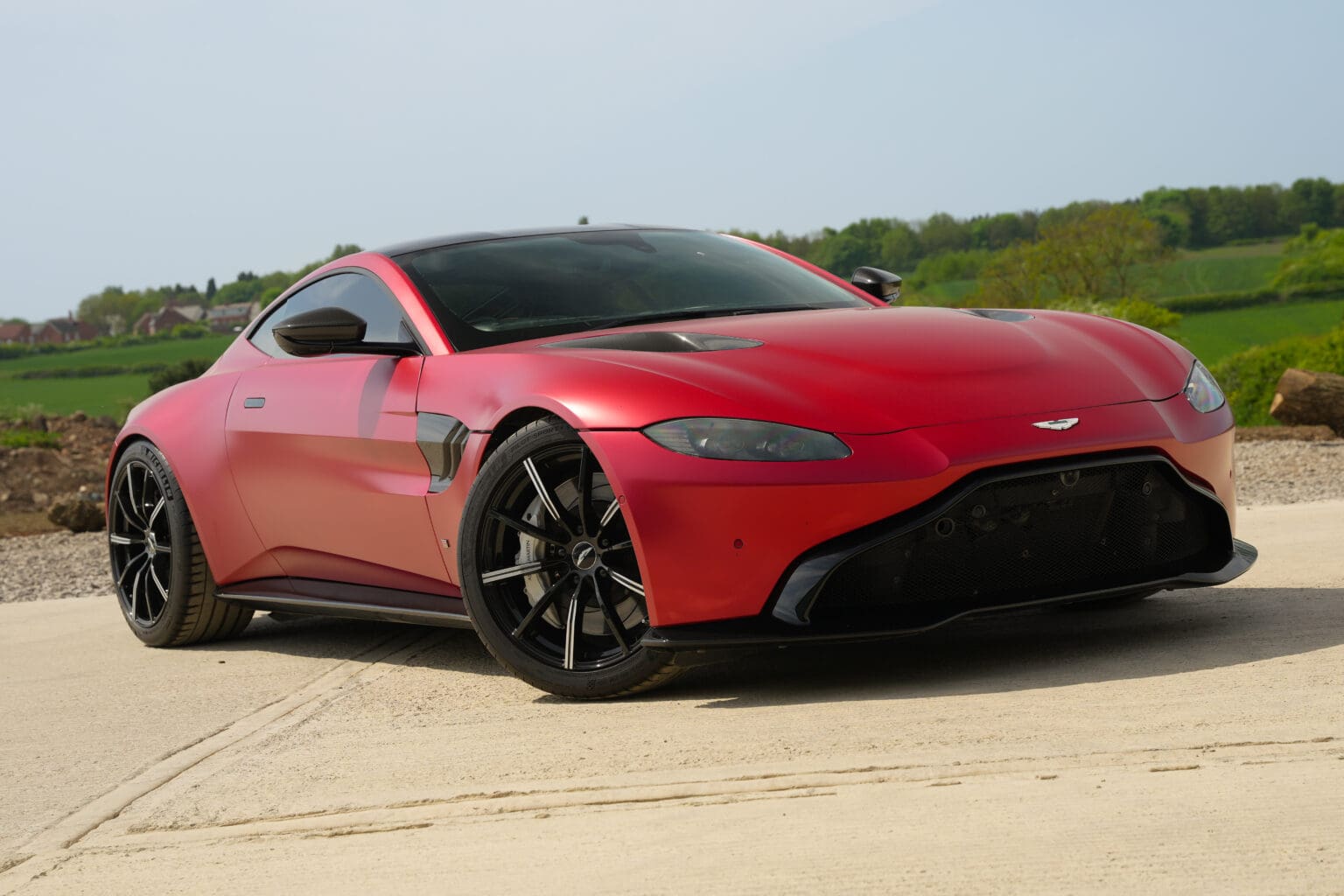 WIN MAT ARMSTRONG’S ASTON MARTIN VANTAGE + £2000! – High Speed Competitions