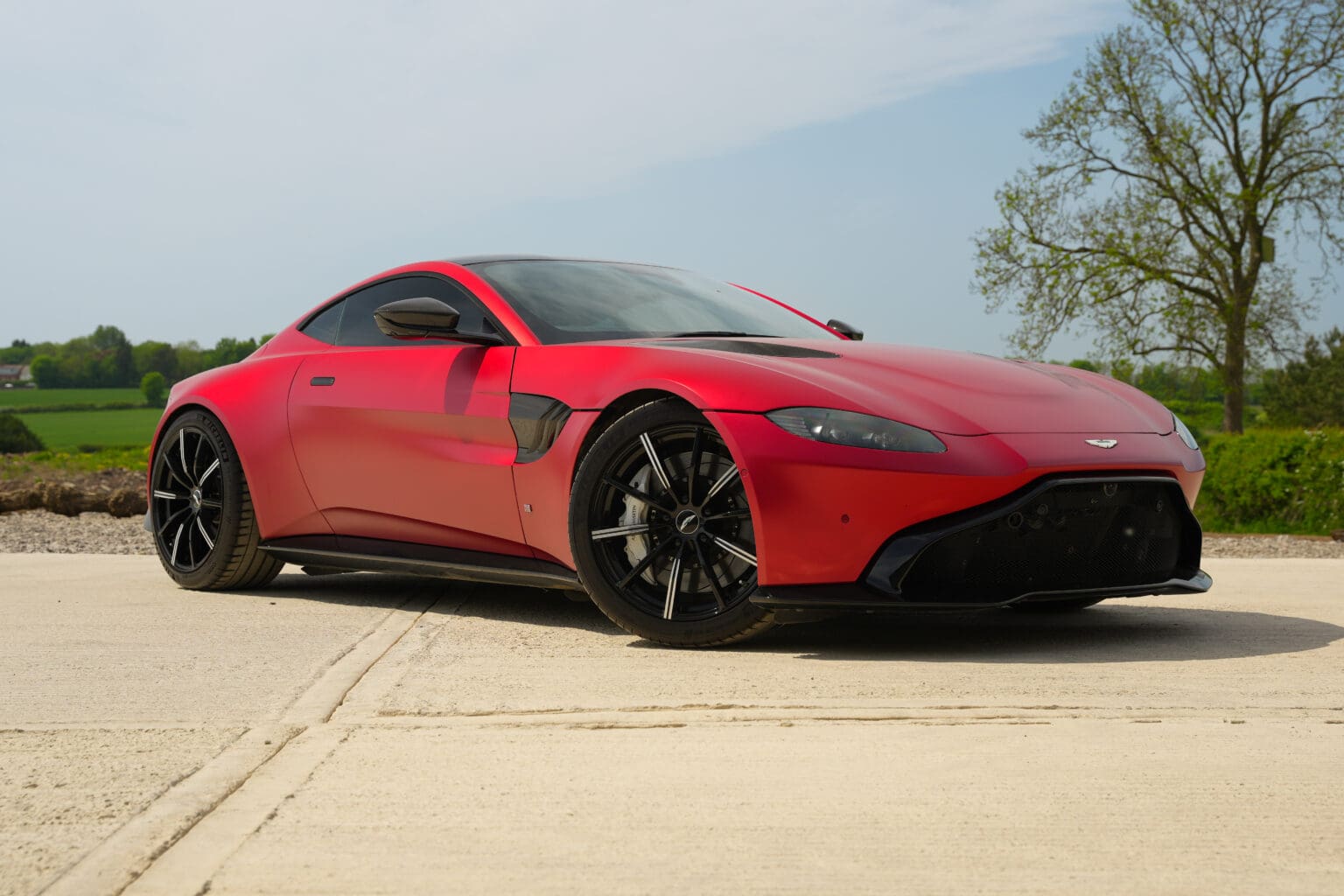 WIN MAT ARMSTRONG’S ASTON MARTIN VANTAGE + £2000! – High Speed Competitions